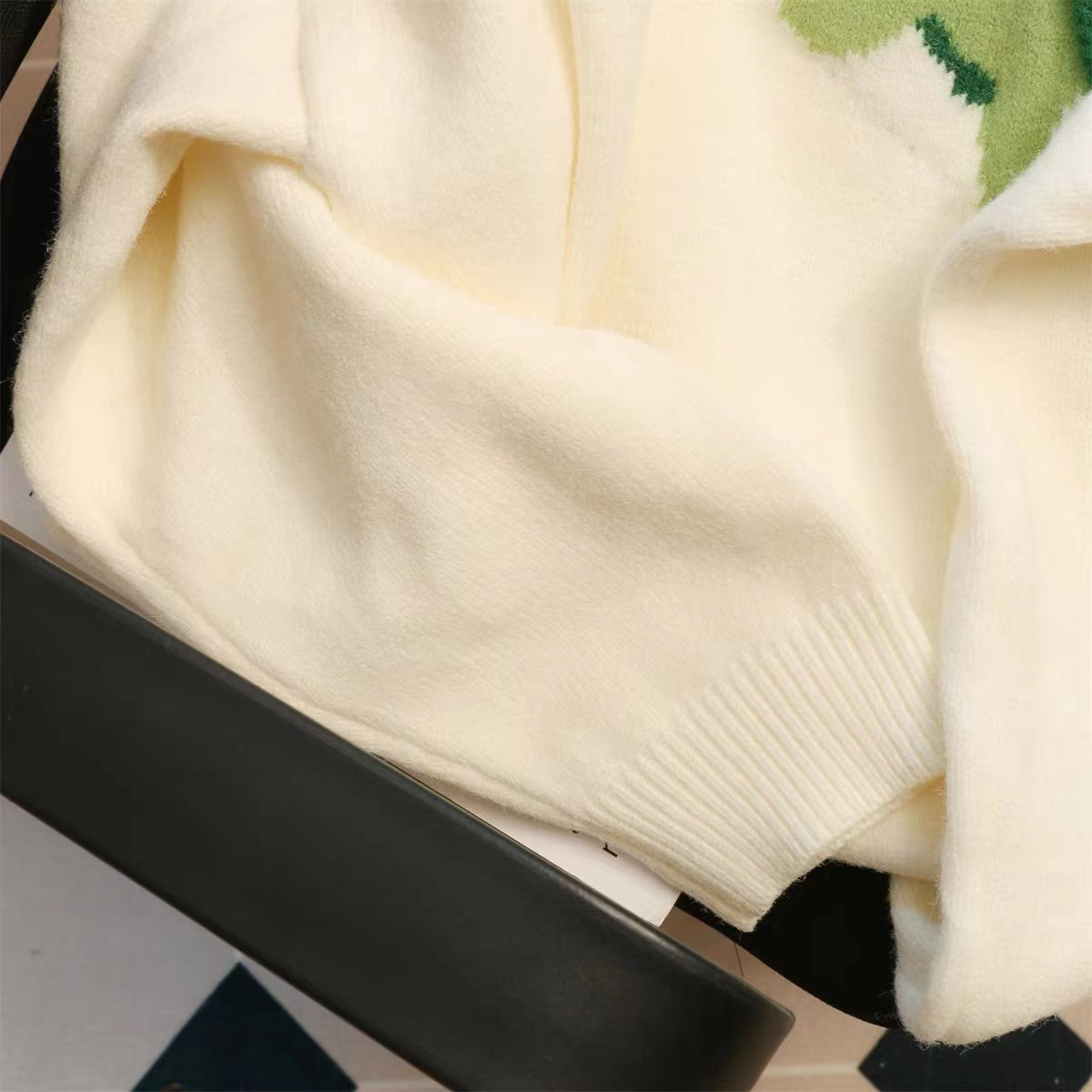 Fuzzy Tulip Sweater – Juneptune