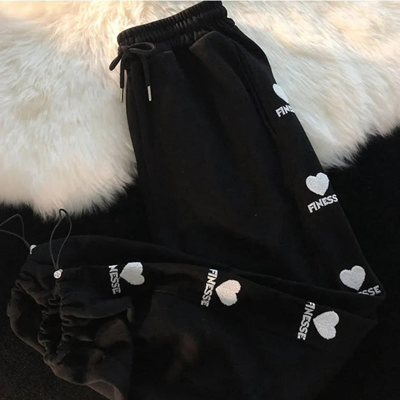 Heart Embroidery Sweatpants – Juneptune